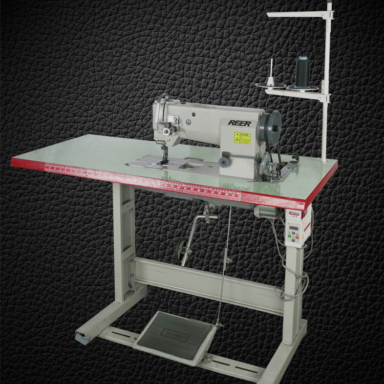 Double needle sewing machine